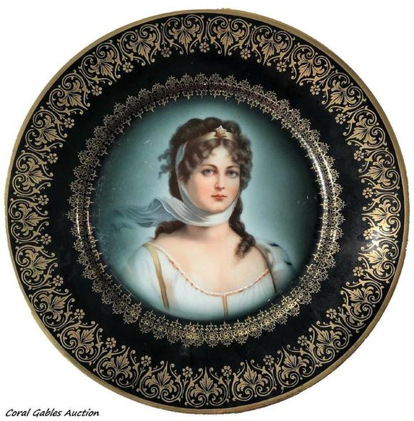 Portrait Plate Of Queen Louise Royal Vienna Beehive_Portrait Plate Of ...